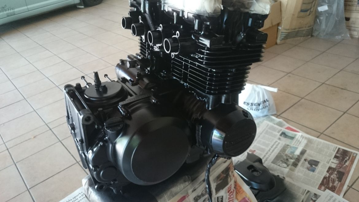 Kawasaki Z750 E Brat Build RSA | DO THE TON